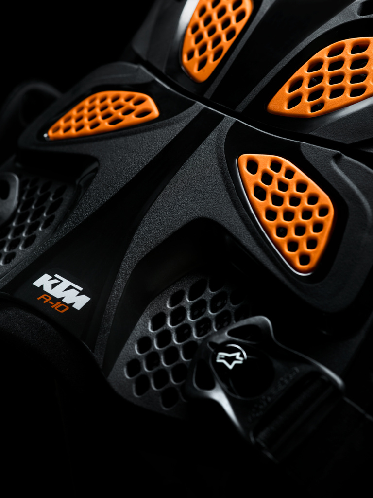 A-10 FULL CHEST PROTECTOR XL/2XL